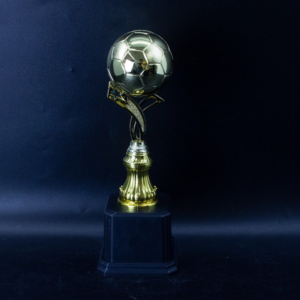 PIALA BOLA SEPAK / FUTSAL TERBAIK / BEST AWARDS TROPHY ( TAPAK BERAT ...