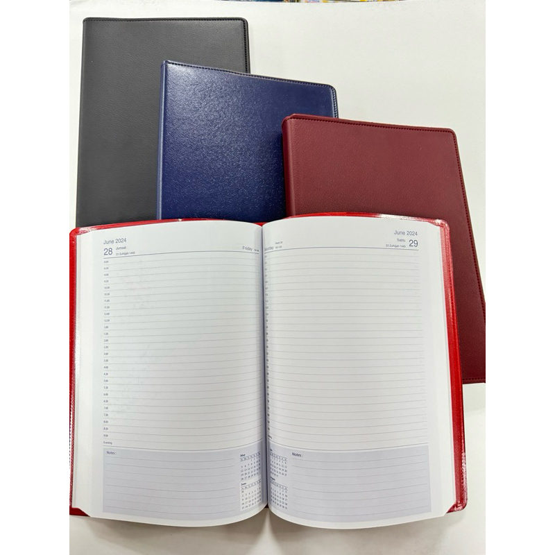 Handy Diary 2025. 1 days 1 page Weekdays & 2 days 1 page Weekend Diary ...
