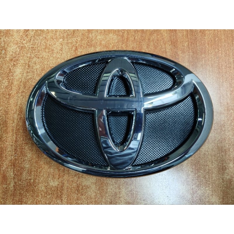 Toyota Fortuner grill emblem | Shopee Malaysia
