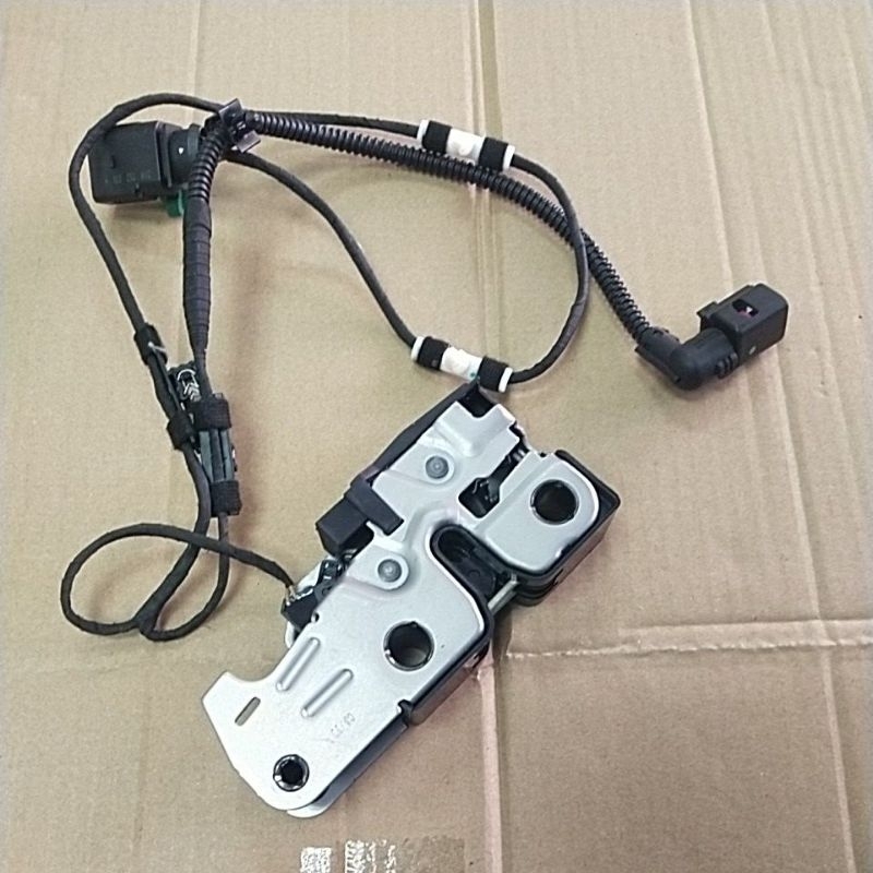 VW Passat B7 CC Bonnet Catch Latch | Shopee Malaysia