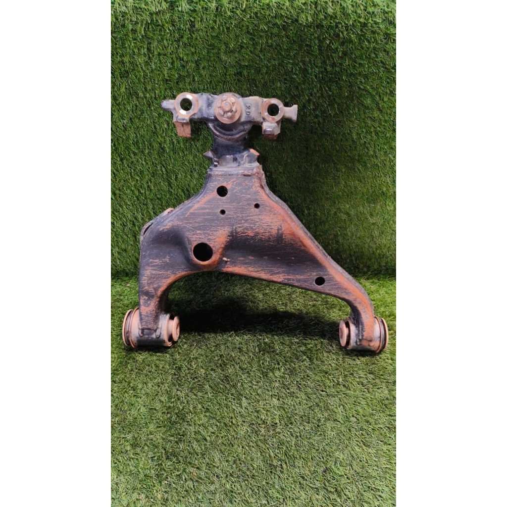 Toyota Hilux Revo 2016 Front Lower Arm Rh | Shopee Malaysia