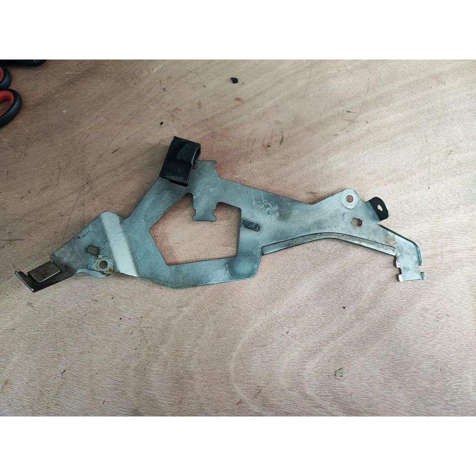 BMW E46 E36 E39 M54 Cylinder Head Bracket | Shopee Malaysia