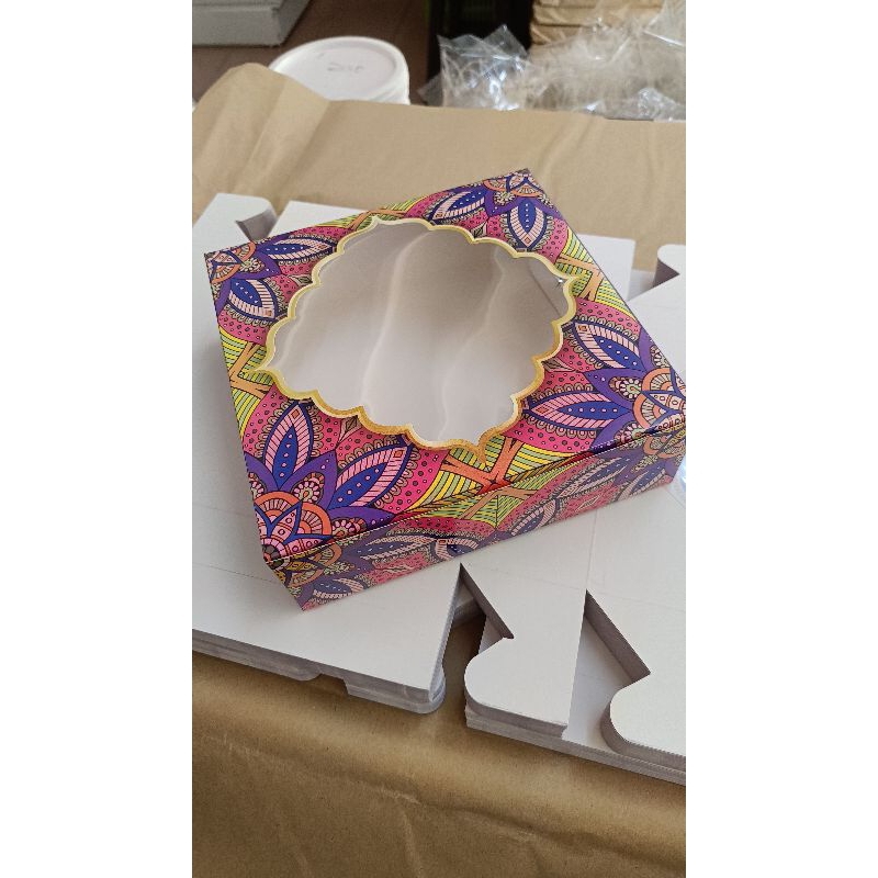 HARI RAYA Talam box window design Batik Kotak kuih talam Kotak Kuih ...