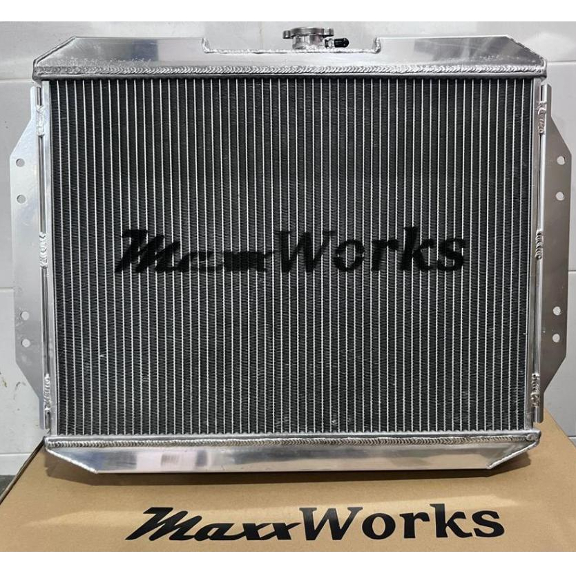 MaxxWorks radiator 52mm ( 3 row ) MITSUBISHI PAJERO V31 / V32 DIESEL ...