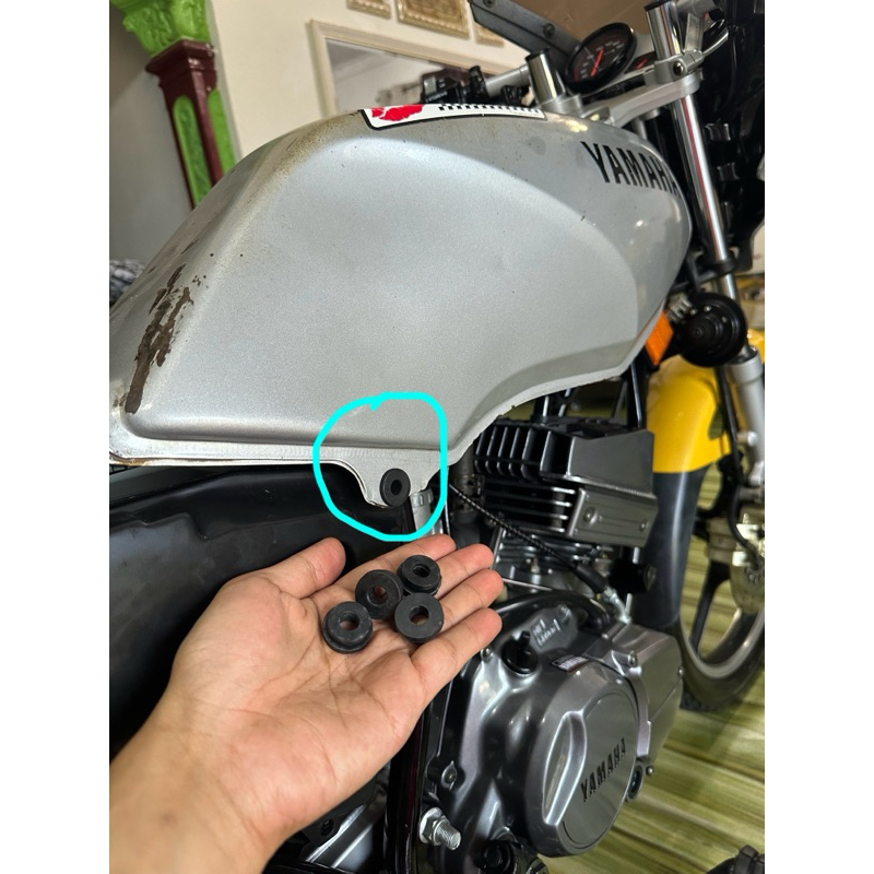 GETAH SIDE COVER TANK YAMAHA RXZ / RUBBER SIDE COVER TANK CATALYZER DAN ...