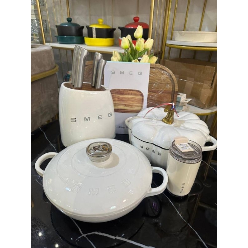Full Set Cast Iron Pot, knife, cutting board, tumbler White SMEG ...