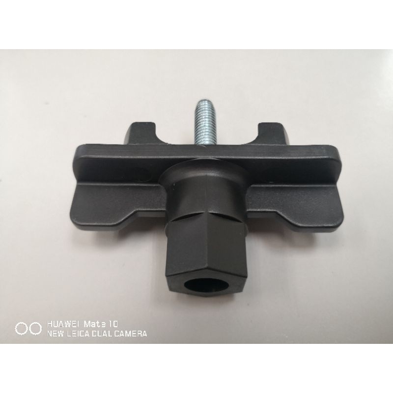 HYUNDAI ACCENT 2004 / i10 / GETZ SPARE TIRE CLAMP SCREW 62850-25000 ...