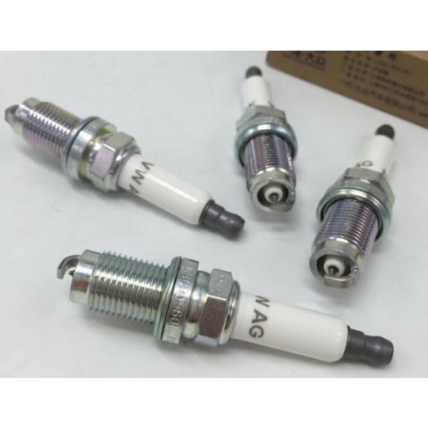 SPARK PLUG SET of 4PCS VW POLO BEETLE VENTO GOLF MK6 JETTA SCIROCCO ...
