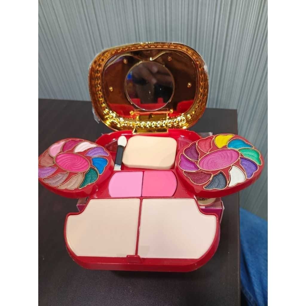 💯% Original, Makeup Kit Magic Allure in Every Blink Immerse yourself in ...