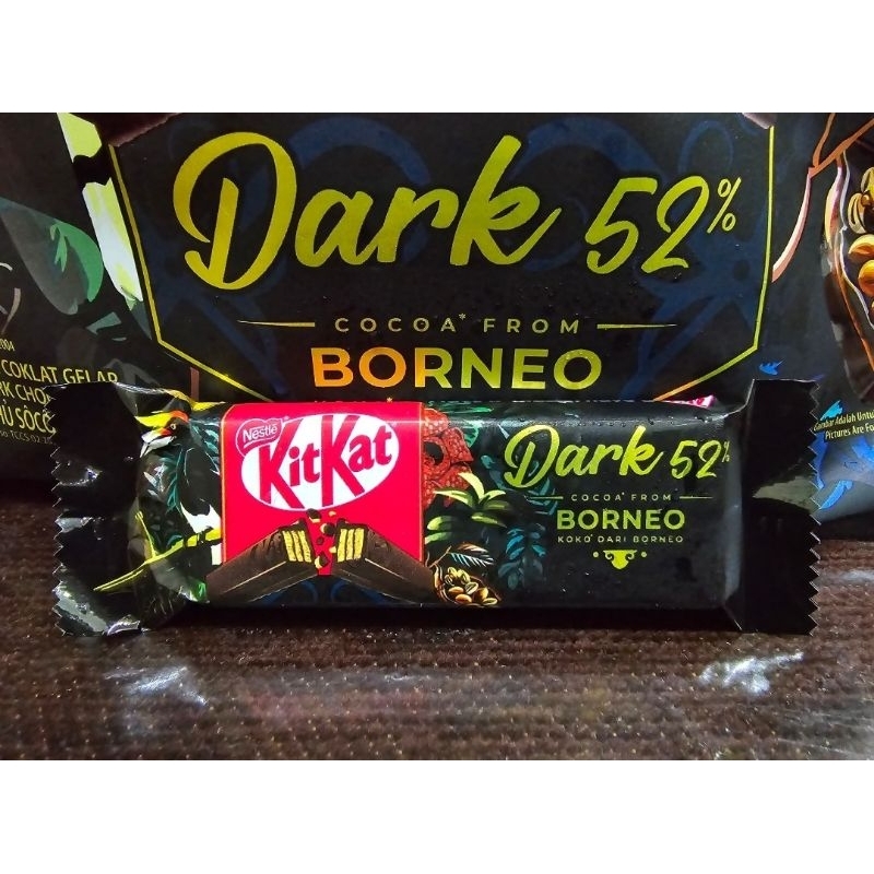 NESTLE KITKAT Dark Borneo 2F (35g) Candy Crush Strawberry chocolate ...