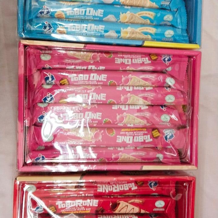 TWINFISH TOBO ONE CENTER FILLED TRANGULAR WAFER BAR 30PCS | Shopee Malaysia