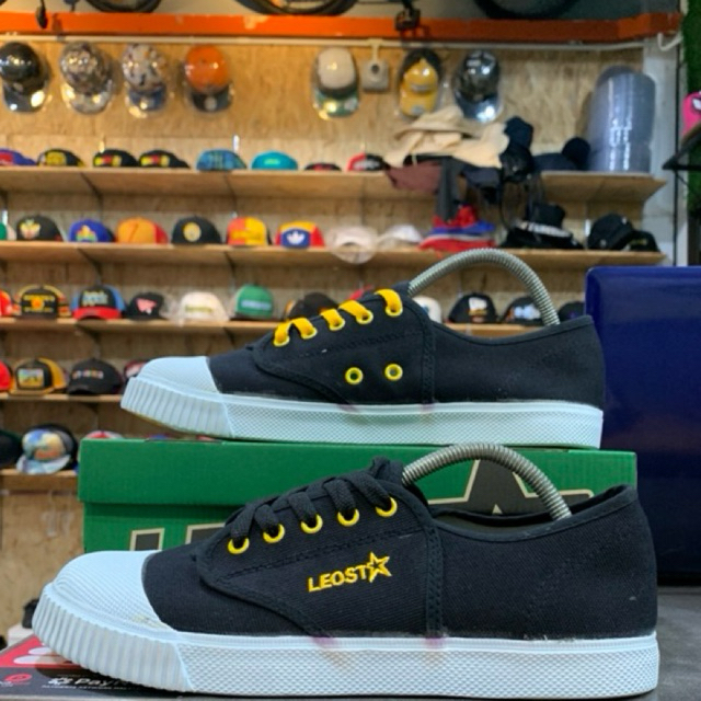 LEOSTAR PK5 SHOSE ( for sepak takraw use ) | Shopee Malaysia