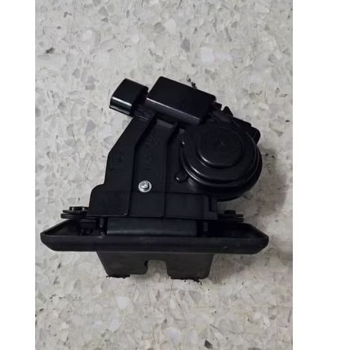 Toyota Estima ACR50 rear bonnet lock (used original) | Shopee Malaysia
