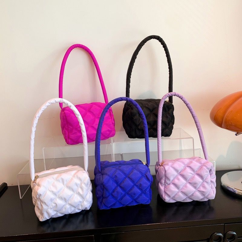 Uniqlo style soft fabric rhombic lattice quilted shoulder bag | Shopee ...