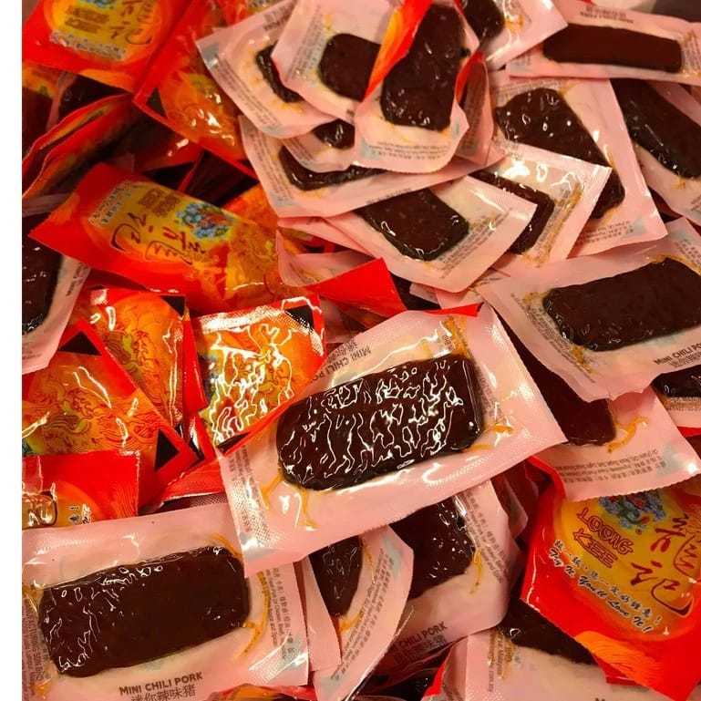 1 pcs Loong Kee Mini Dried Meat vacumm pack 1片龙记迷你肉干（真空包装） | Shopee ...