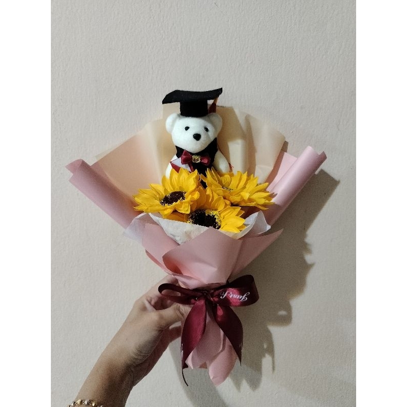 Graduation Mini Bouquet | Shopee Malaysia