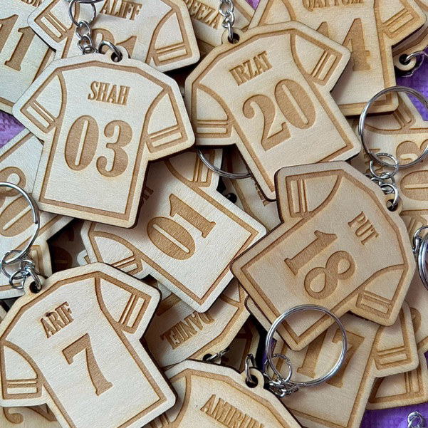 [BUY 10 FREE 2] keychain custom nama/ wood keychain / laser engraved ...