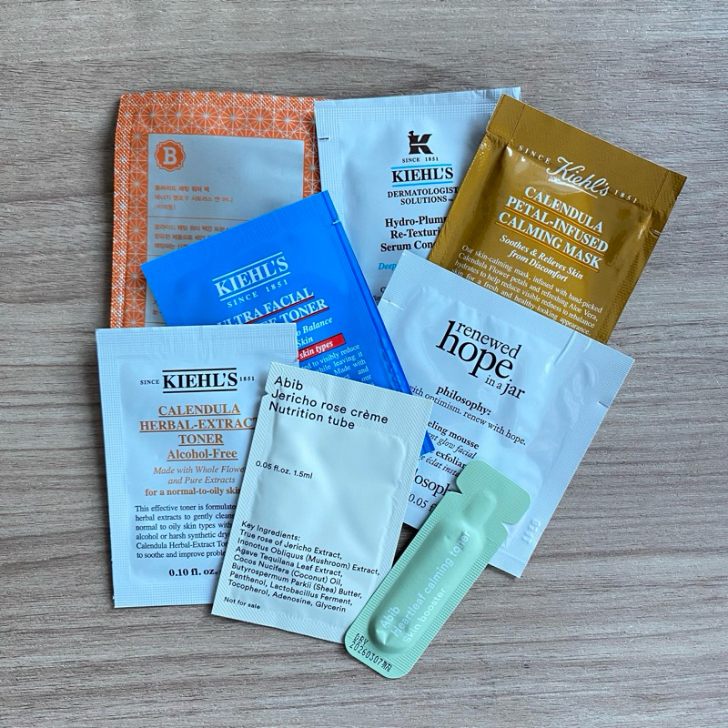 [Free Gift] Random Skincare Sample | Shopee Malaysia