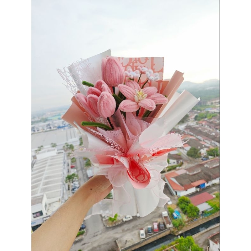 Chenille stem tulips bouquet kawat bulu jambak bunga tulip 扭扭棒郁金香花束 ...