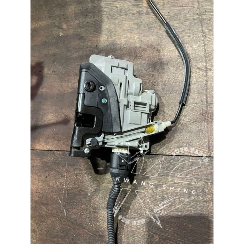 Audi Q5/A5/A4 B8 Door Lock | Shopee Malaysia