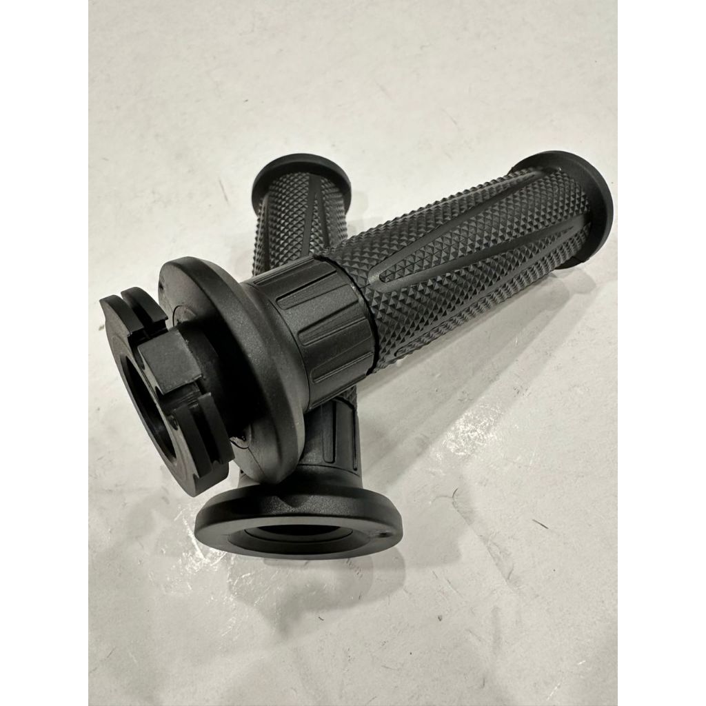 Yamaha Handle Grip Lc135 Set Left Right Satu Set Grips Black Lc135 v1 ...
