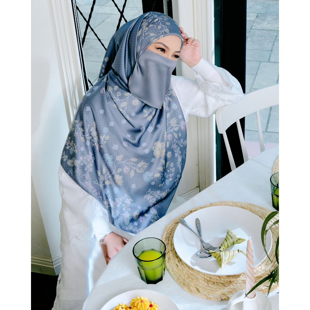 KUNTUM SQUARE BAWAL GENERASI NAELOFAR SATIN | Shopee Malaysia