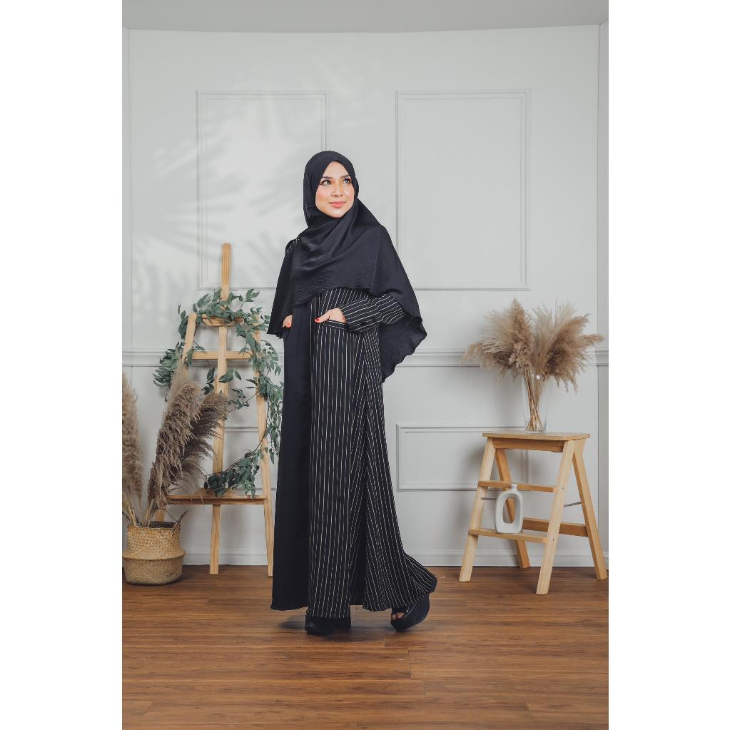 Jubah Muslimah Belang Hitam&Putih (1set with niqab&tudung) | Shopee ...