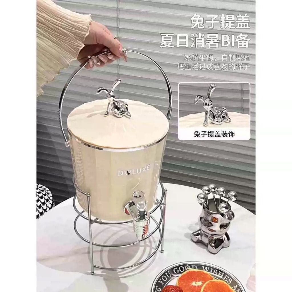 2L Rabbit lid portable plastic cold water bucket 兔子提盖手提塑料冷水桶 | Shopee ...
