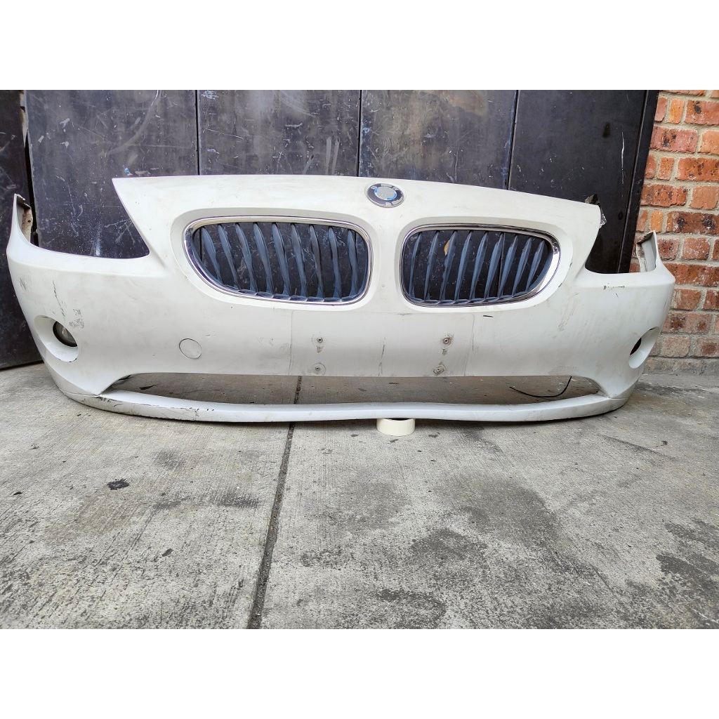 Original BMW Z4 E84 Front Bumper With Grill And Fog Lamps Lights White ...
