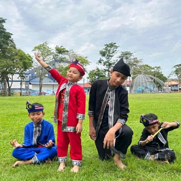 BAJU LAYANG MERDEKA MELAYU TRADISI TRADISIONAL KEBANGSAAN PENDEKAR ...