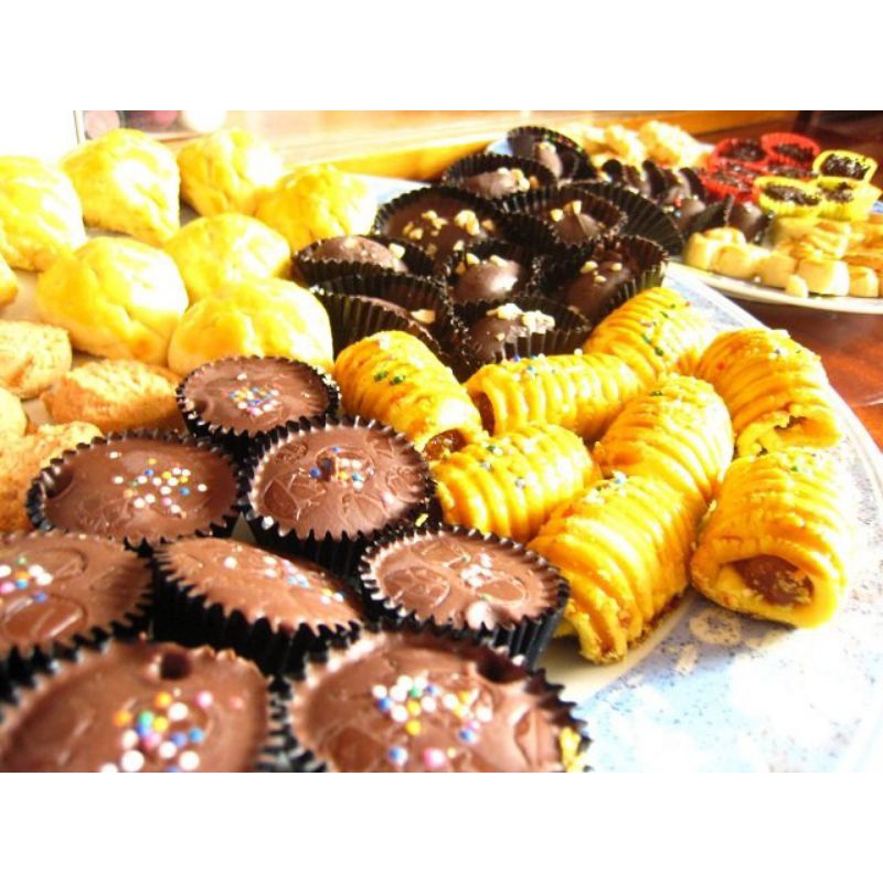 Aneka Kuih Raya kesukaan ramai KUIH TRADISIONAL Hari Raya tart nenas ...