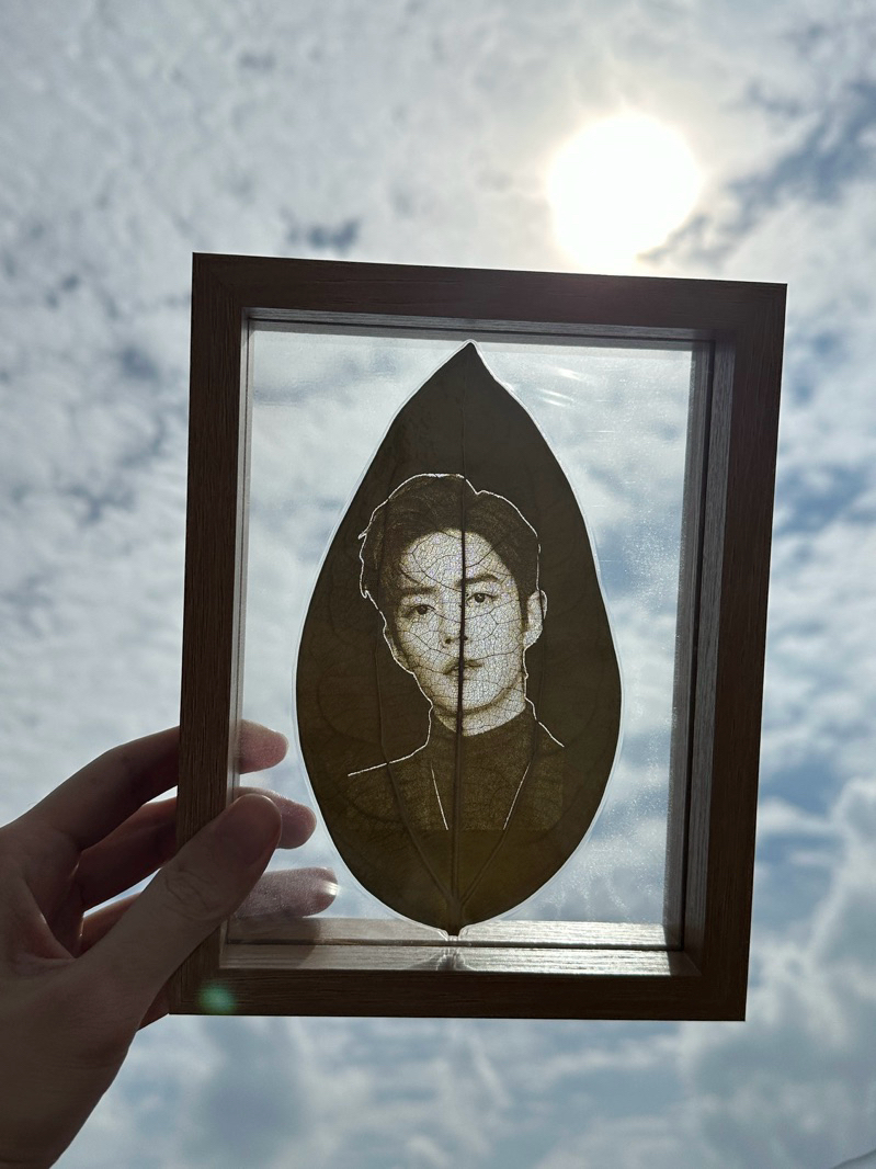叶雕照片礼物带木框 | Custom Leaf Carving Photo Gift with Wooden Frame | Hadiah ...