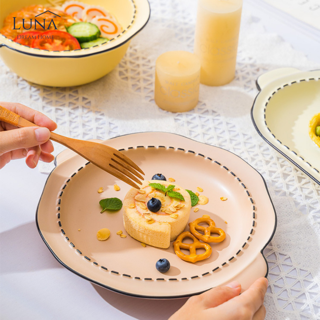 LUNA [Beige Kyle Dotted Dinnerware] 2D Drawing Cartoon Comic Minimalist ...