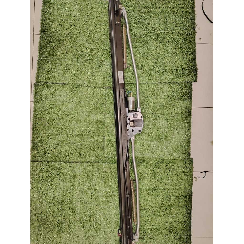 BMW G30 F90 M5 REAR ROLLER SUNBLIND 51467419496 ORIGINAL | Shopee Malaysia