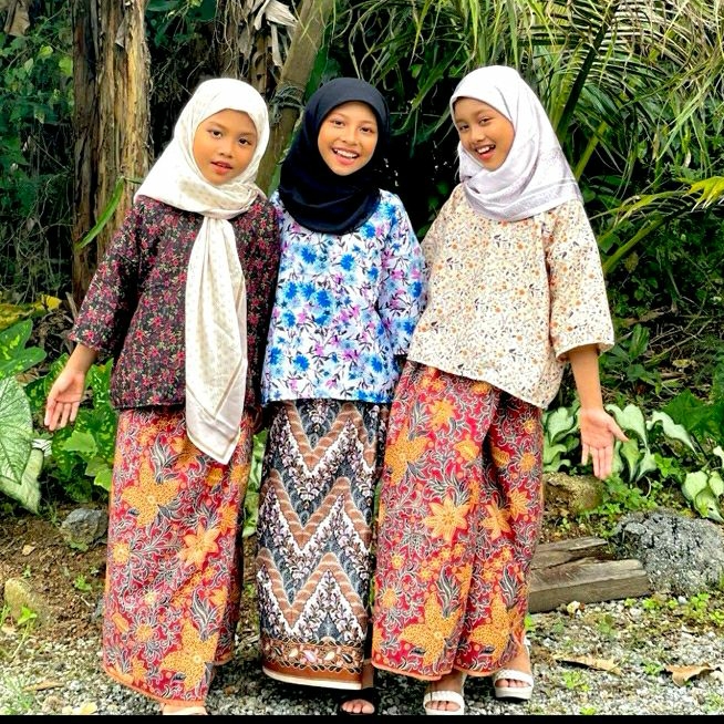 Set Baju Opah Dan Kain Batik Kanak-Kanak Comel Tradisional | Shopee ...