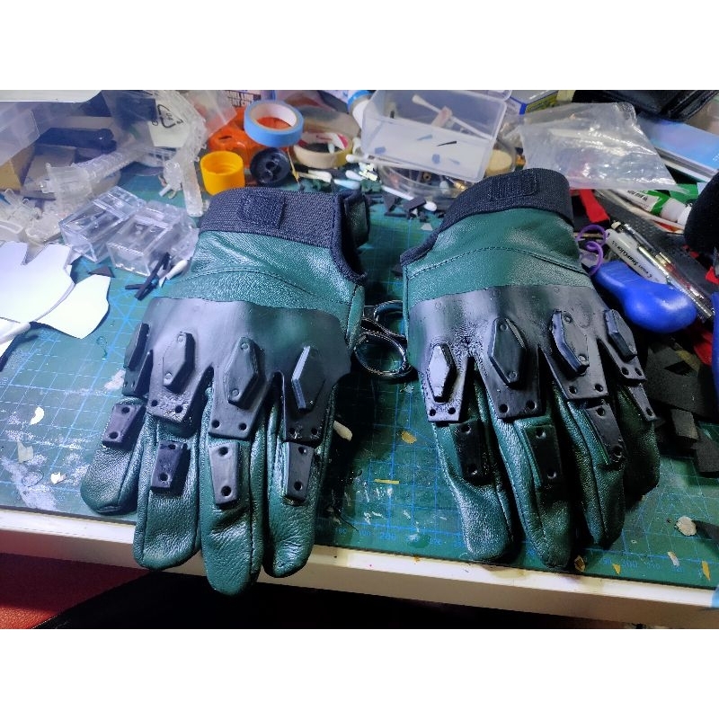 Shin Kamen Rider 1/1 Leather gloves with boxing armor customization ...