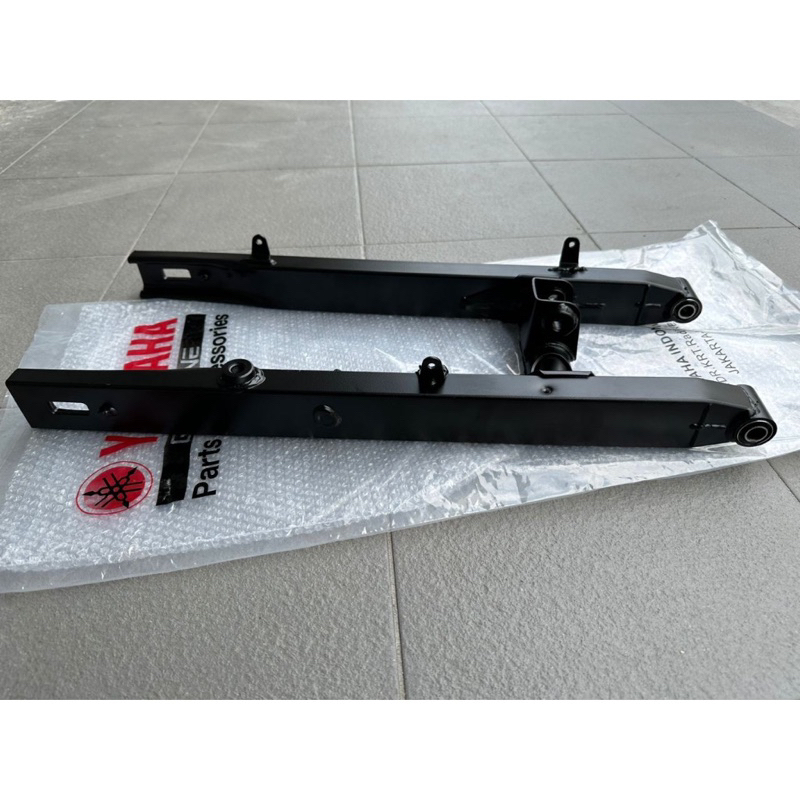 ORIGINAL YAMAHA LC135 4S 5S V1 V2 V3 V4 V5 V6 V7 V8 LC135 New Swing Arm ...