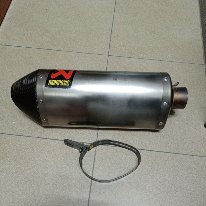 Akrapovic titanium ekzos muffler with carbon holder original Akrapovic ...