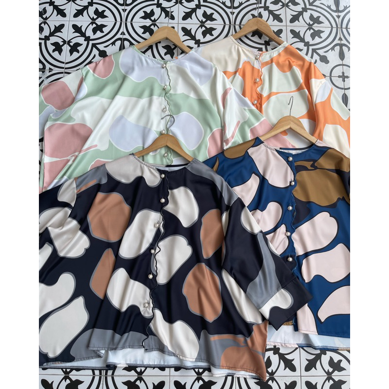 FEEKA BLOUSE VIRAL SATIN | Shopee Malaysia