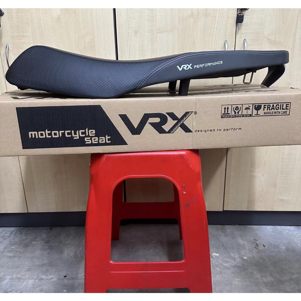 LC135 V8 RACING SEAT SPORTSTER ANTI SLIP ORIGINAL VRX SEAT SPORTSTER ...