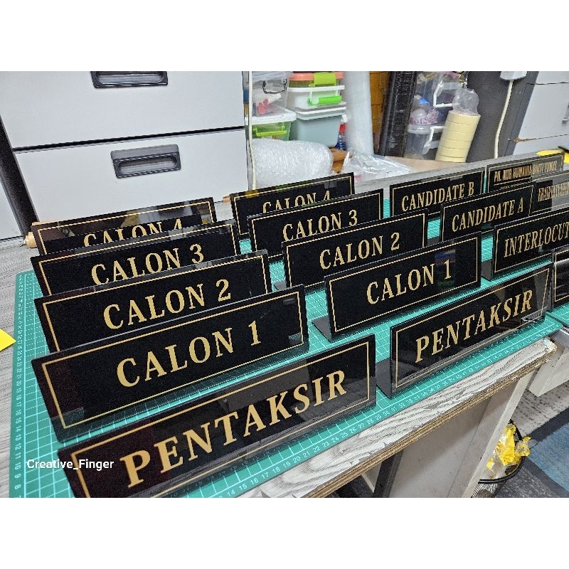 PAPAN TANDA NAMA MEJA SELFSTAND 😅HURUF TANAM DALAM. | Shopee Malaysia