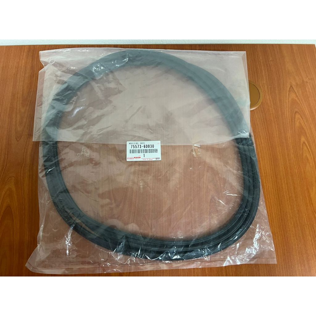 Original Land Cruiser LC100 Cygnus Rear Windscreen Rubber 75573-60030 ...