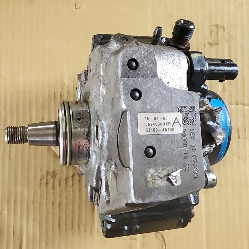Hyundai Starex 2.5 A2 common rail high pressure fuel injector diesel ...