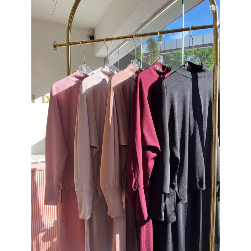 DEWI DIARY CAMELIA LOUNGEWEAR SET | Shopee Malaysia