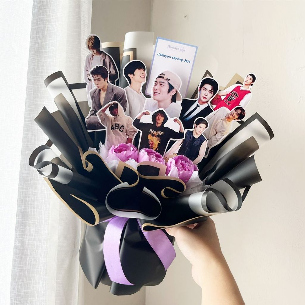 15 PHOTOS READY STOCK KPOP IDOL BOUQUET|| PHOTOCARD BOUQUET BTS, NCT ...