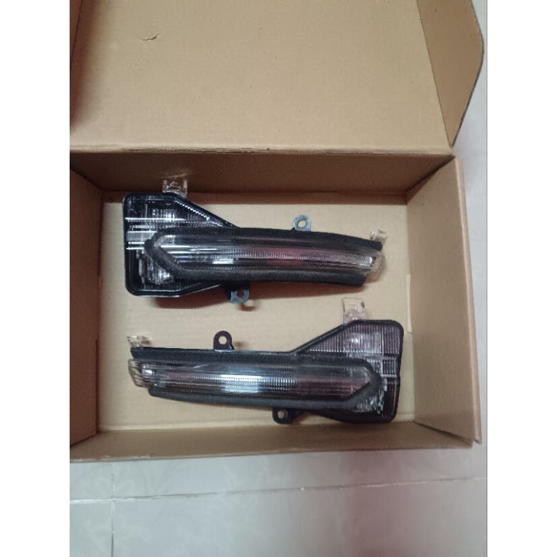 (Used original) (原装二手) Perodua Aruz Side Mirror Lamp Left & Right ...