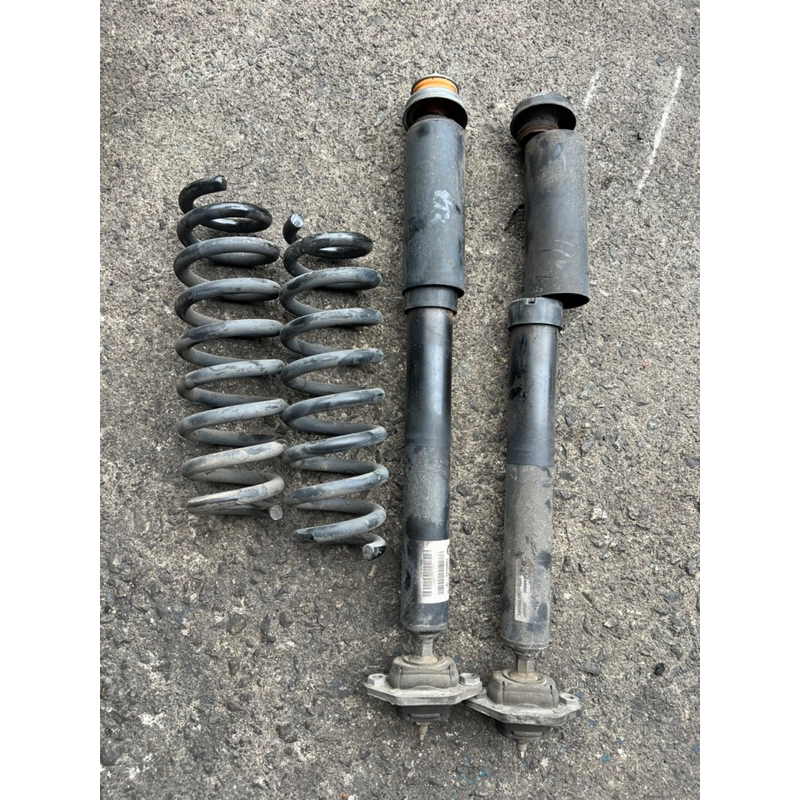 BMW E90 REAR ABSORBER SPRING SET USED JAPAN | Shopee Malaysia