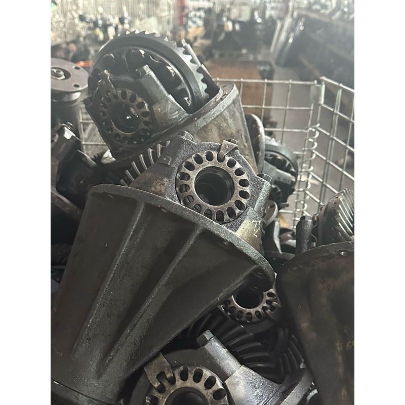 TOYOTA INNOVA CAR REAR AXLE GEAR USED ORIGINAL AUTO PART GOOD QUALITY ...