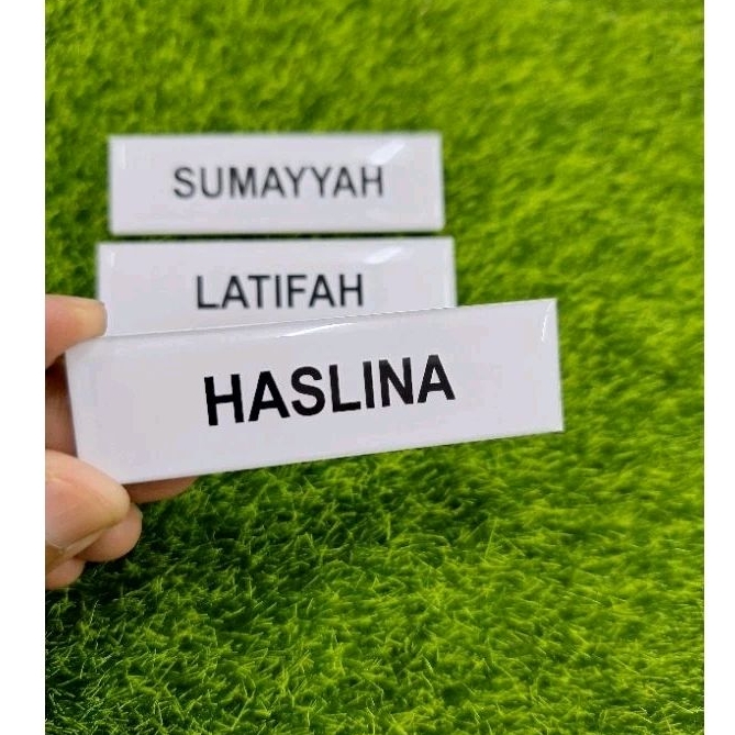 NAMETAG PERKEP (PUTIH TULISAN HITAM)70X20MM | Shopee Malaysia