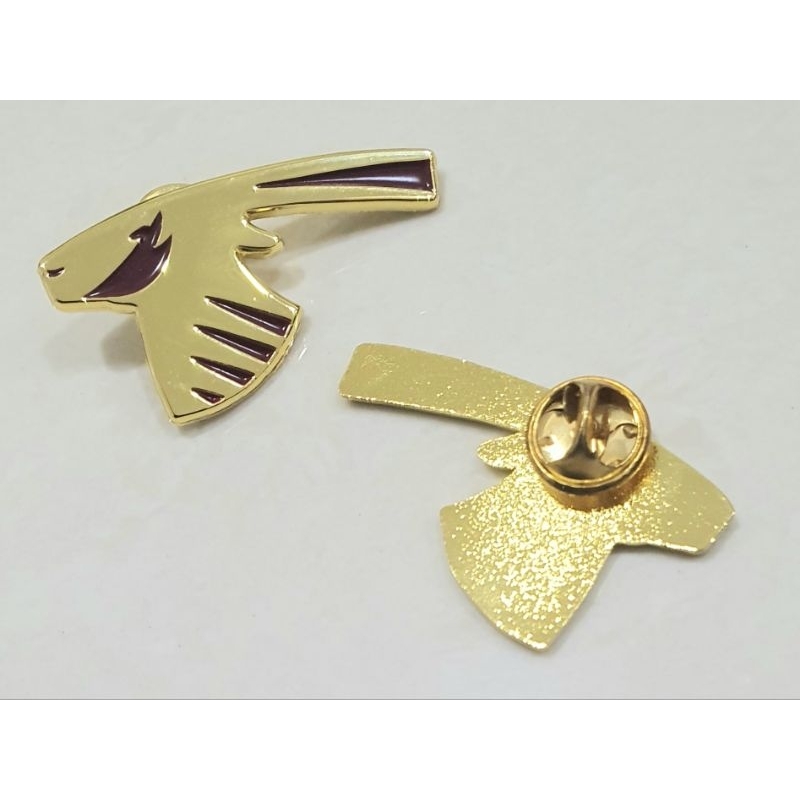 Lapel Pin Qatar Airways Oryx Golden Metal | Shopee Malaysia